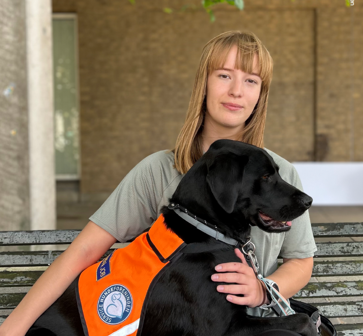 Katrine har haft servicehunden Neo i to år